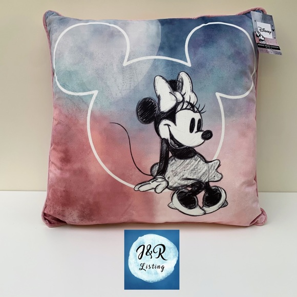Disney | Bedding | Disney Minnie Mouse Velvet Cushion | Poshmark